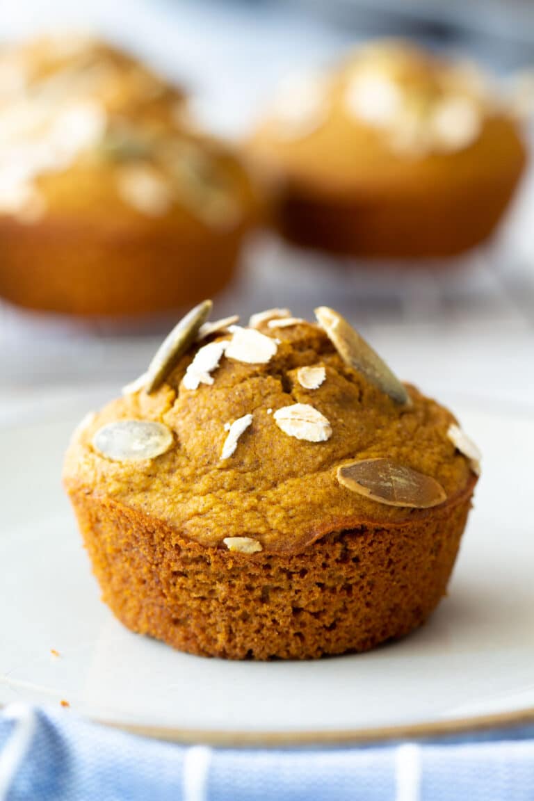 How to Make Homemade Oat Flour & 40+ DELICIOUS Oat Flour Recipes